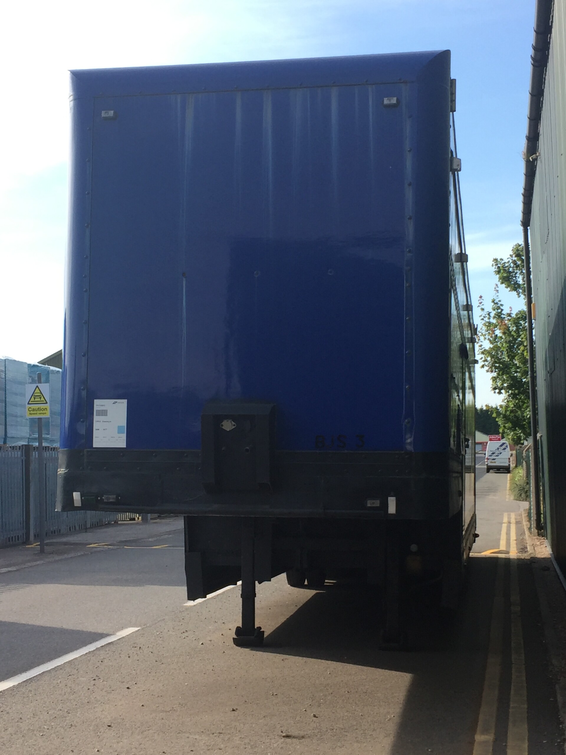 3 car motorsport trailer - Race car - market.racetrailer.com