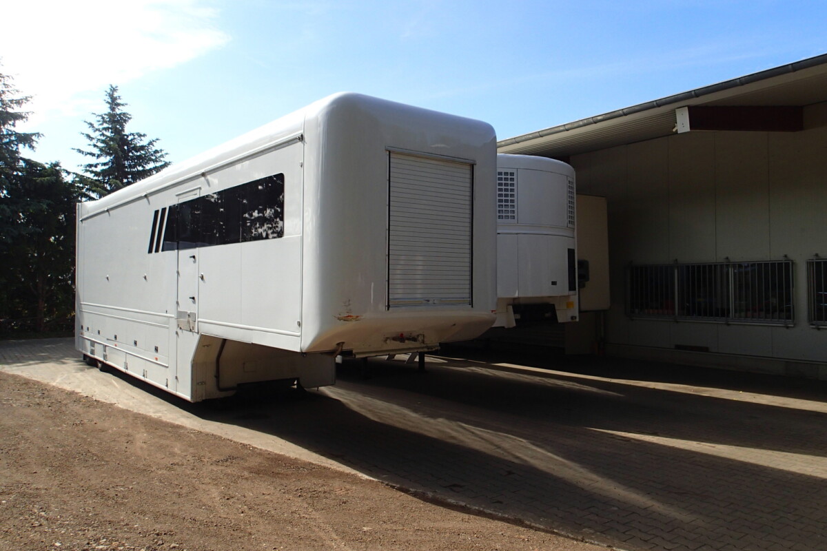 "Classic" ex Williams F1 racetrailer incl. Renault Magnum - market ...