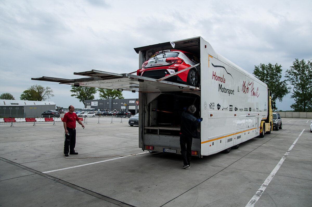 F1 trailer with Mercedes truck (complete package) - market.racetrailer.com