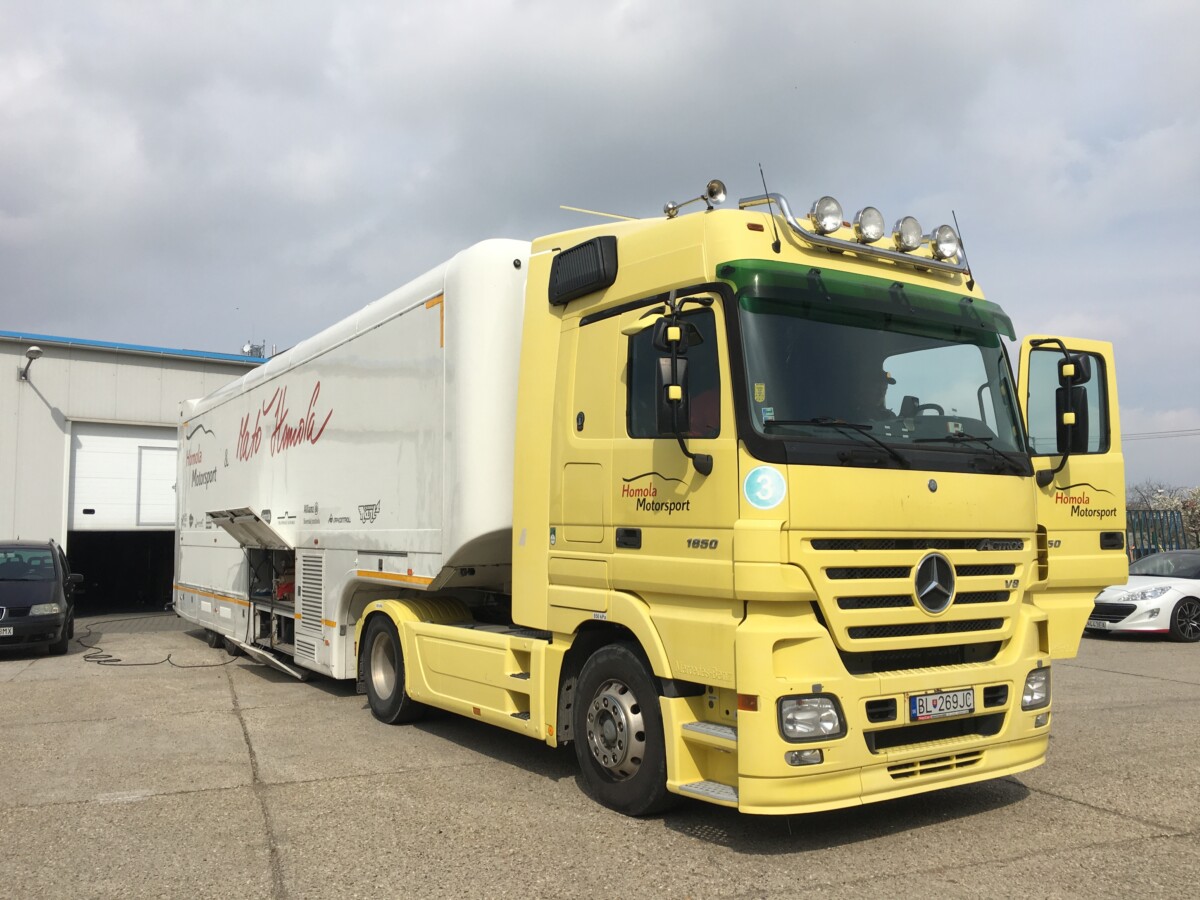 F1 trailer with Mercedes truck (complete package) - market.racetrailer.com