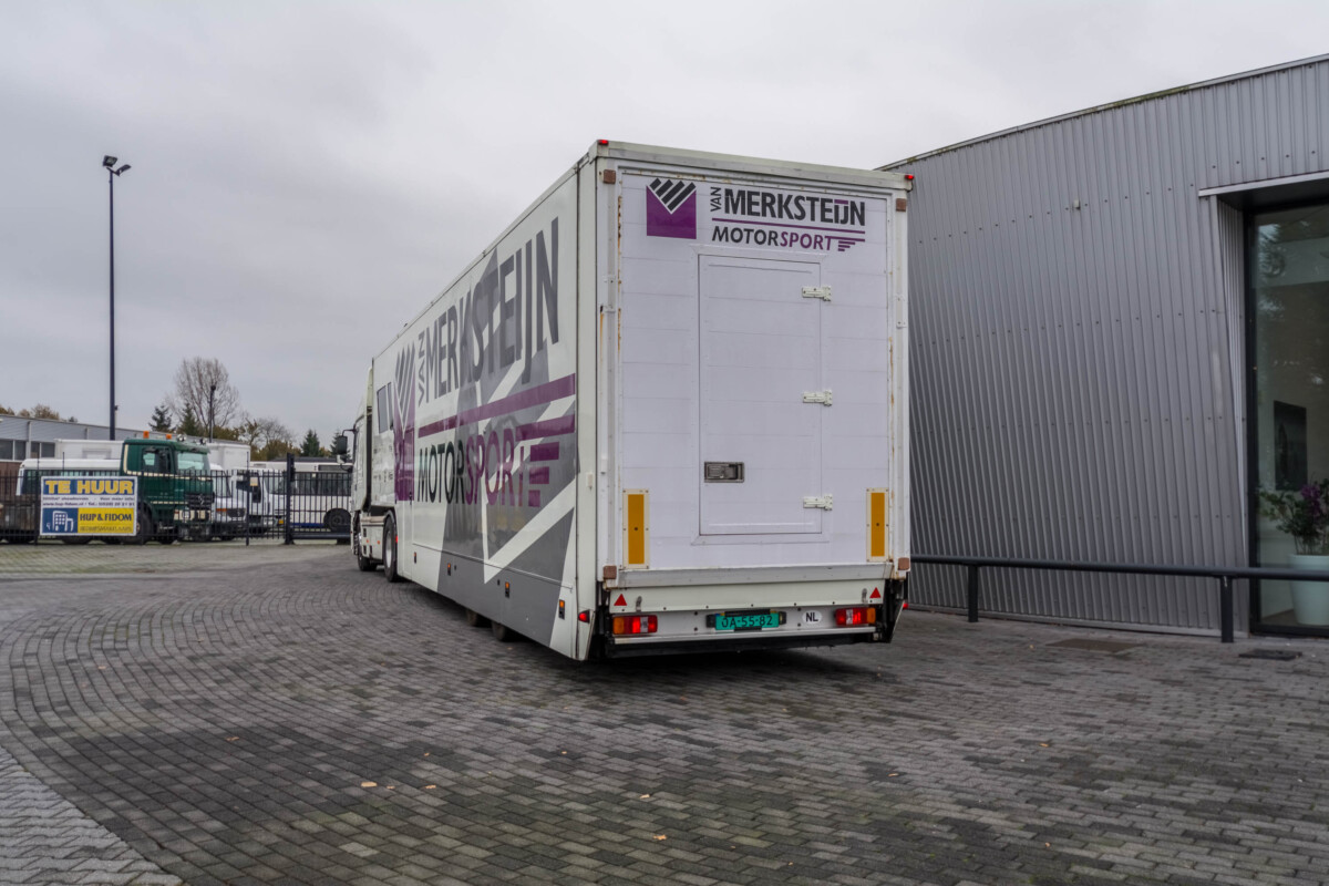 Iveco truck and race trailer with 2 awnings - market.racetrailer.com