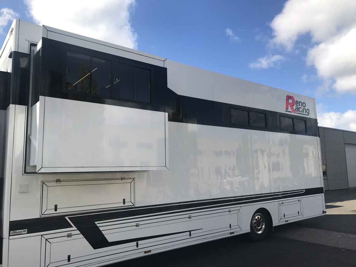MAN 15.250 Race Truck with living and Workshop - market.racetrailer.com