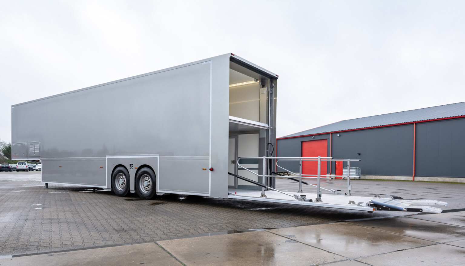 Speed-Line double deck multi space race trailer - market.racetrailer.com