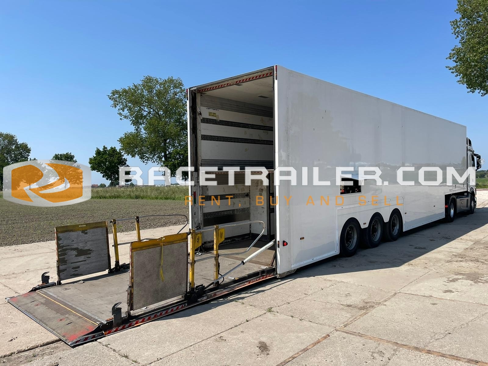 Double deck race trailer - Burgers - market.racetrailer.com