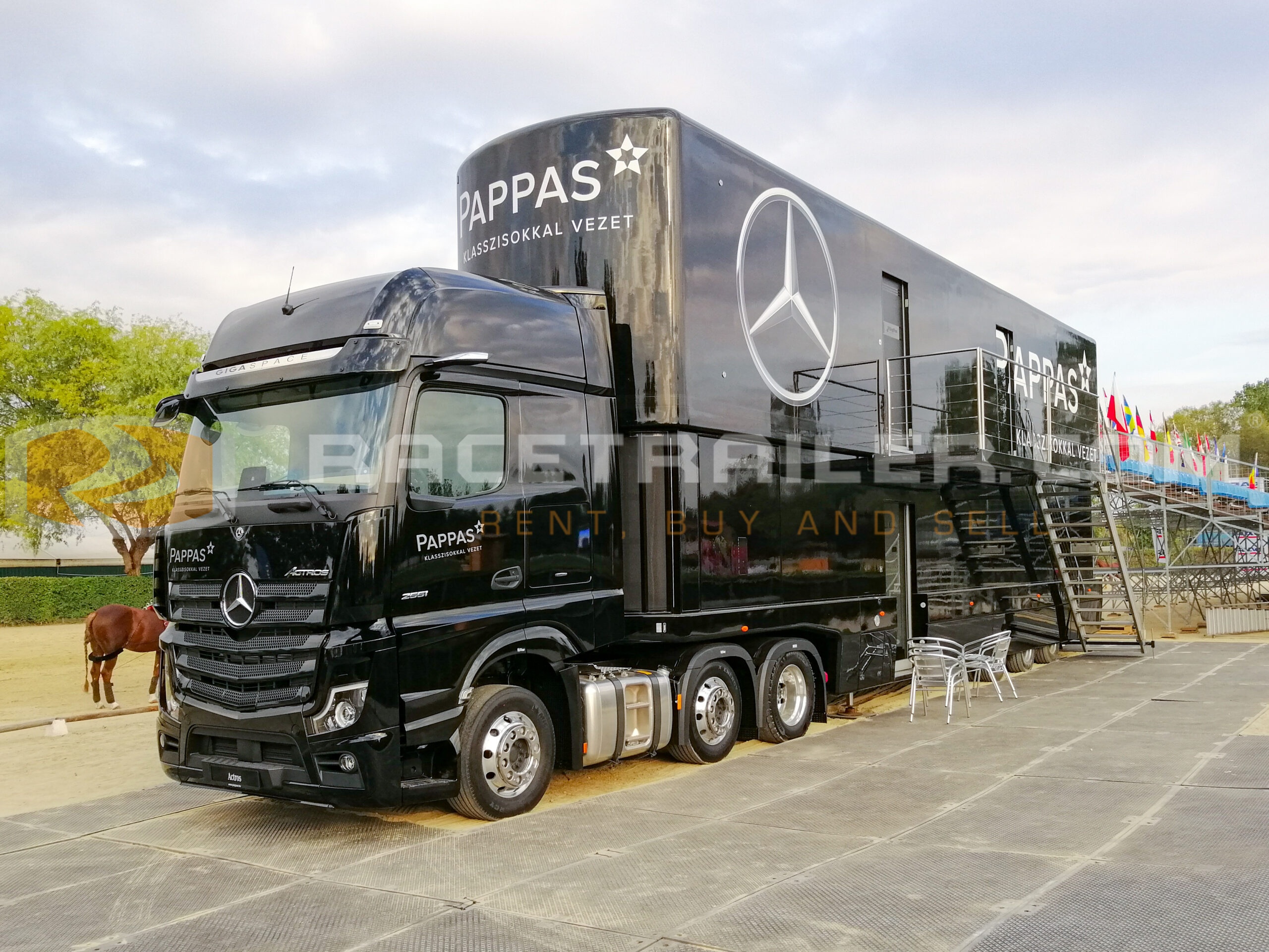 Mercedes-Benz Actros 6x2 + F1 pump-up racetrailer VIP - market ...
