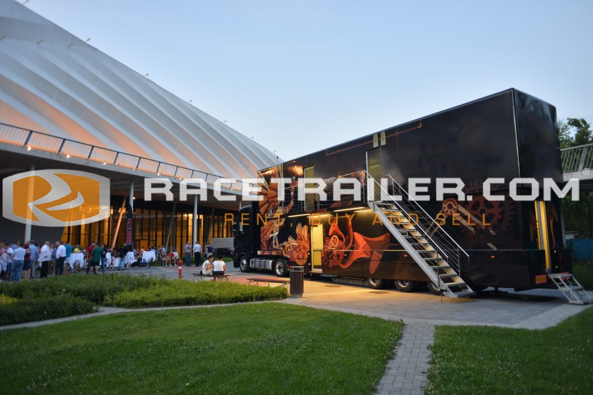 Mercedes-Benz Actros 6x2 + F1 pump-up racetrailer VIP - market ...